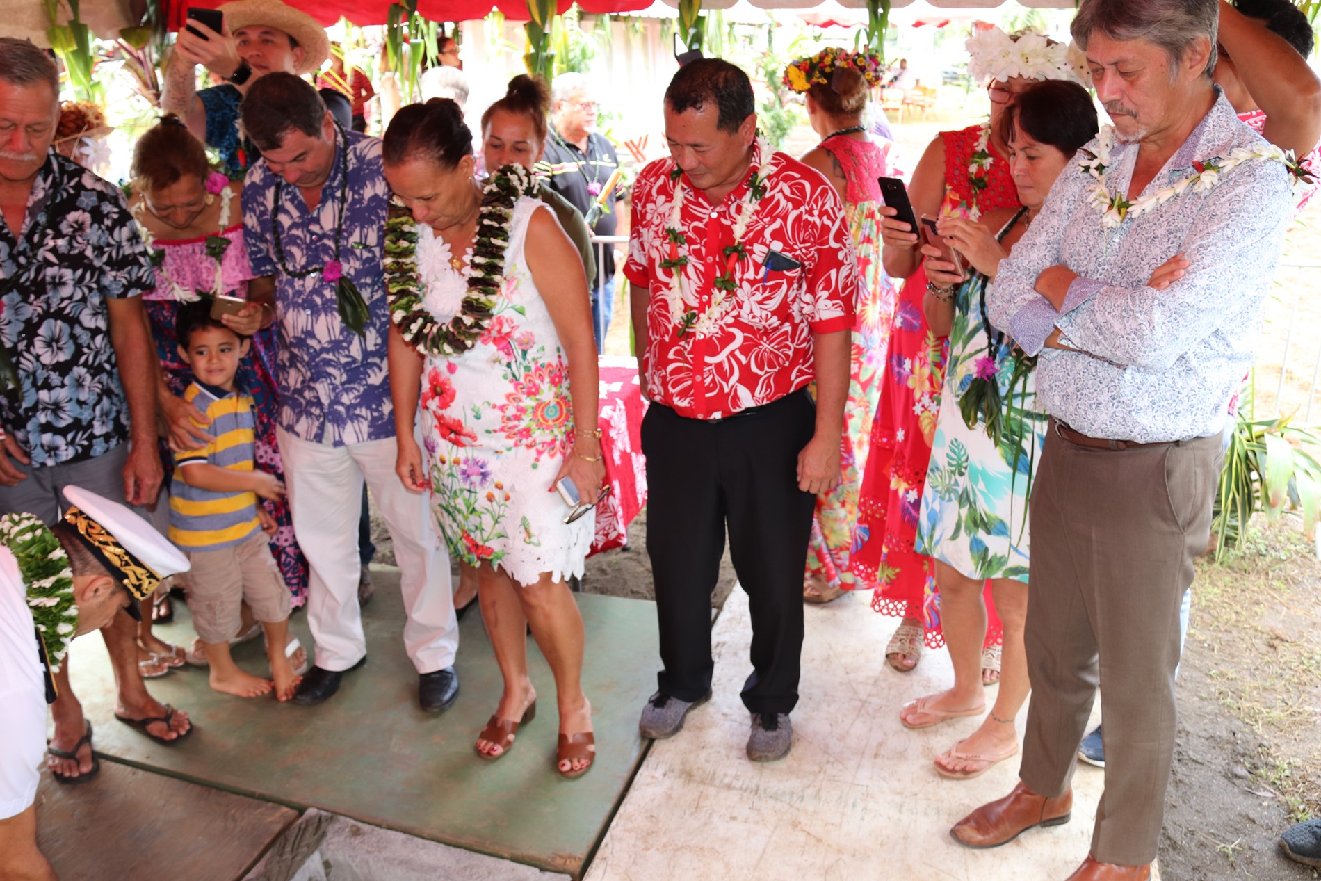 M. John TOROMONA présent à la pose de la première pierre de l’école ...